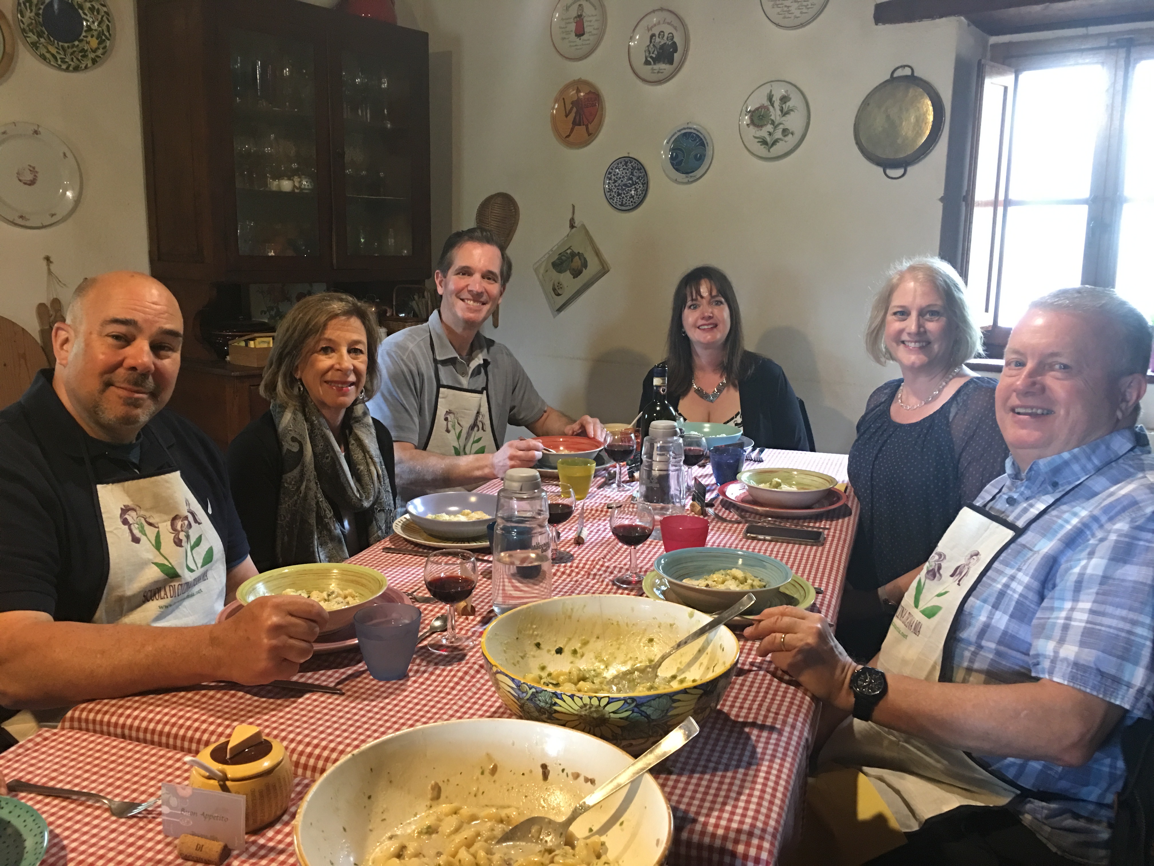 7 Steps to Meet Locals While You are Travelling – Toscana Mia Blog
