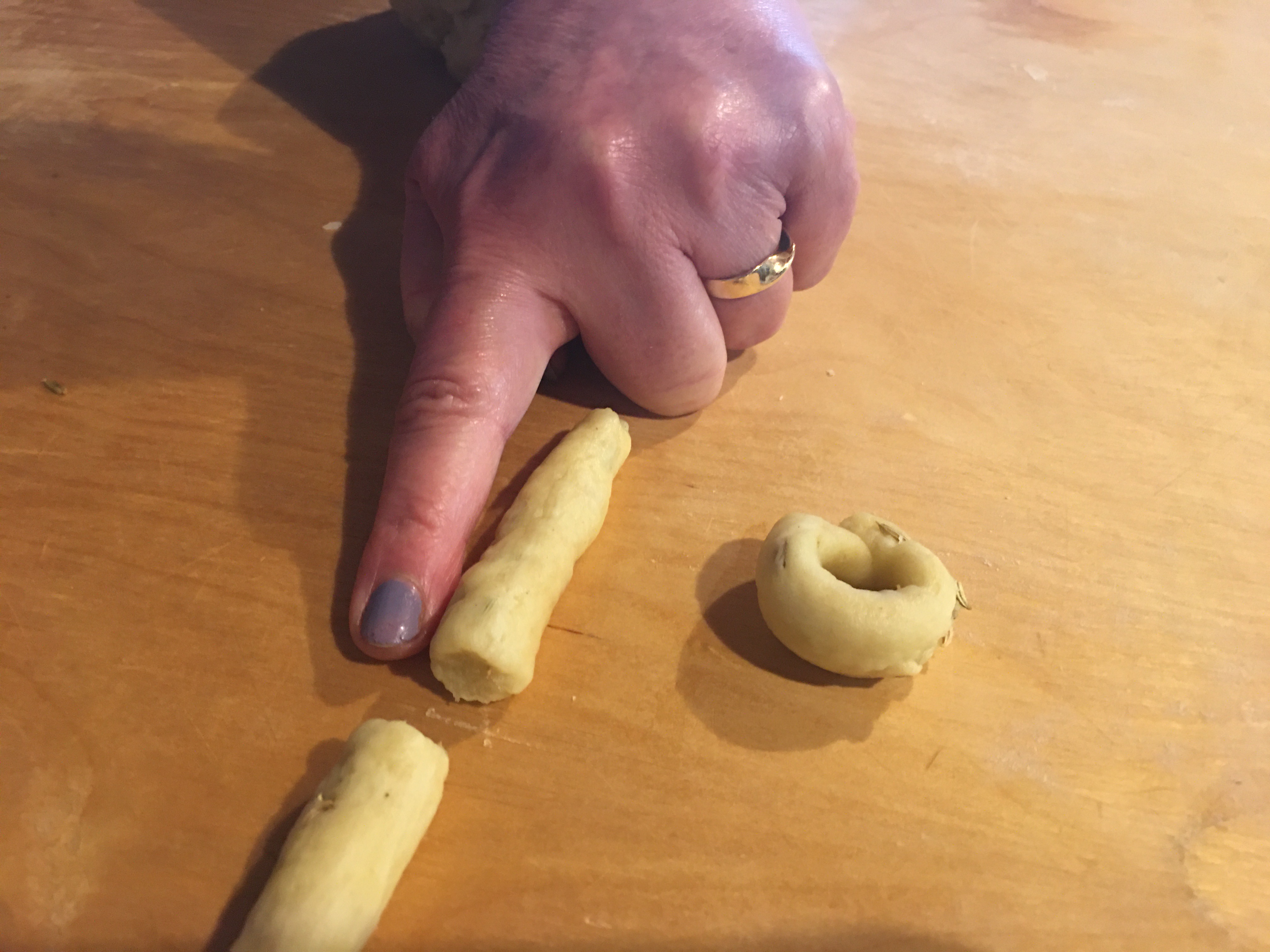 Taralli Recipe – Traditional Italian Bread Snacks – Toscana Mia Blog