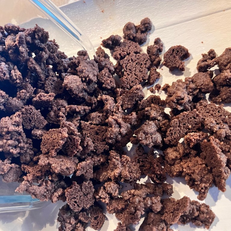 Cocoa Crumble :crunchy chocolate decoration – Toscana Mia Blog